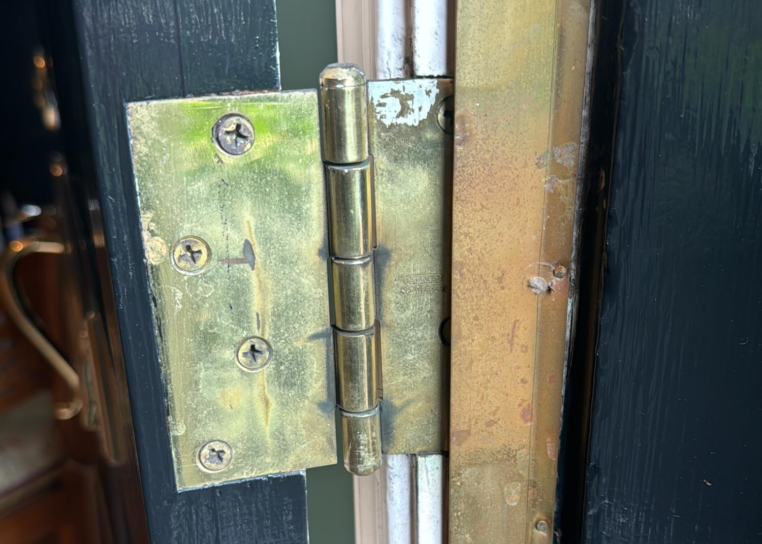 Residential Door Repair Falls Rd, Potomac, MD - MacArthur Locks & Doors